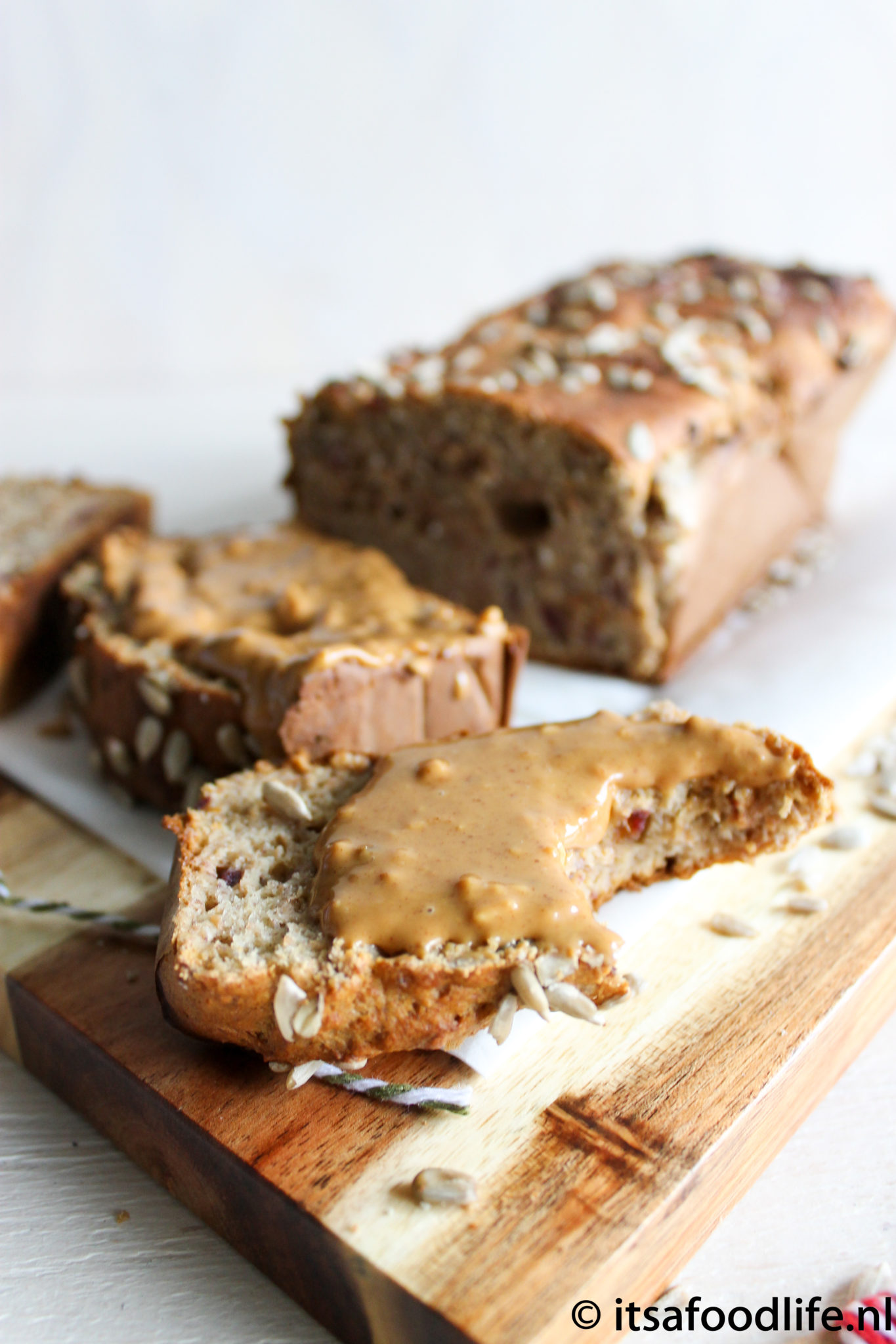 'Chill bread' bananenbrood a la Rens Kroes - It's a food life