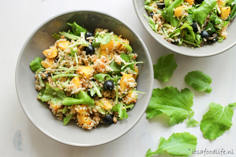 Maaltijd salade met raapsteeltjes en ras el hanout rijst - It's a food life